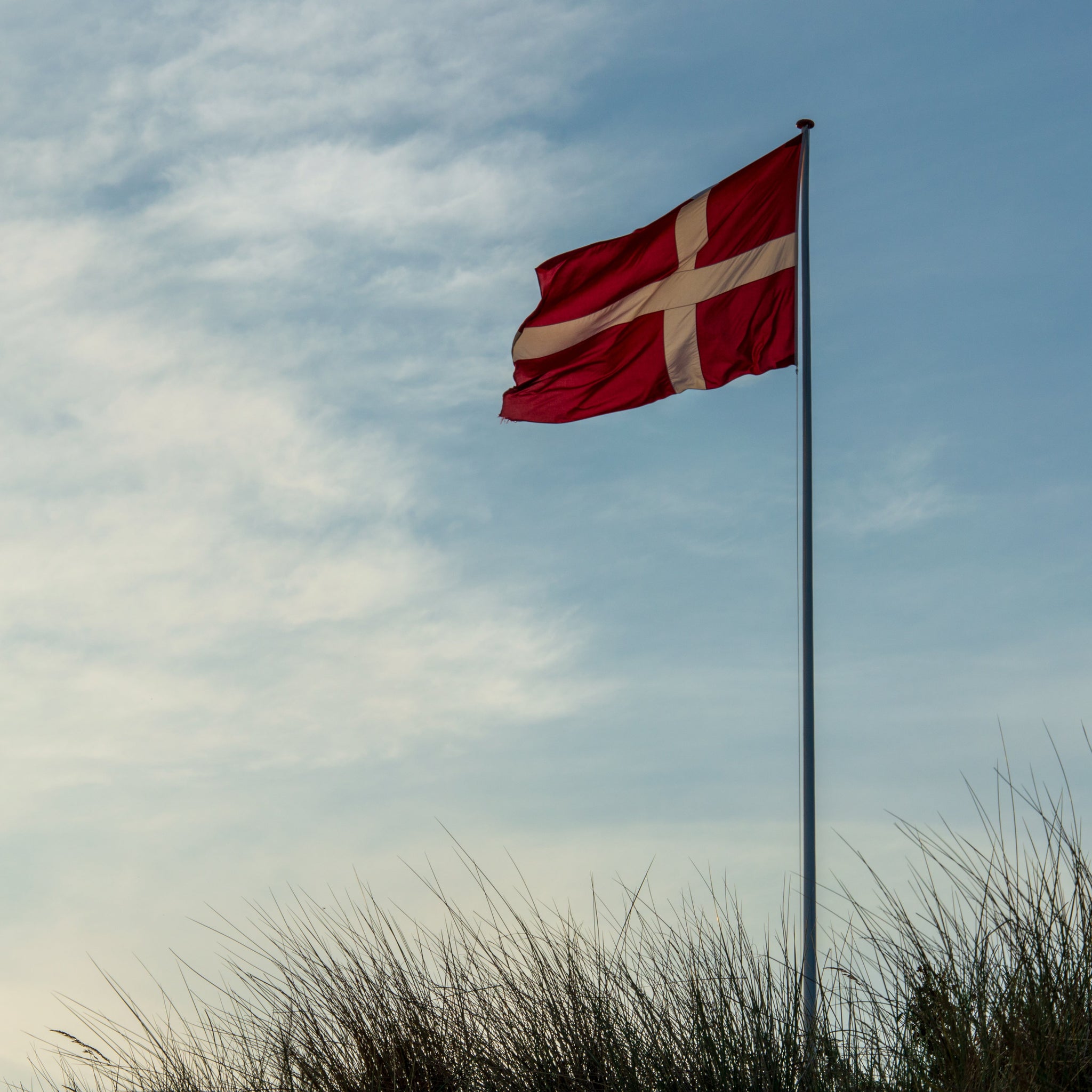 Flagstangspakke - 6 meter glasfiberflagstang med ege sokkel uden opsæt